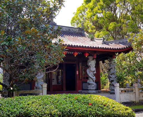 Temple Naha Okinawa 4 - Spots d'Evasion